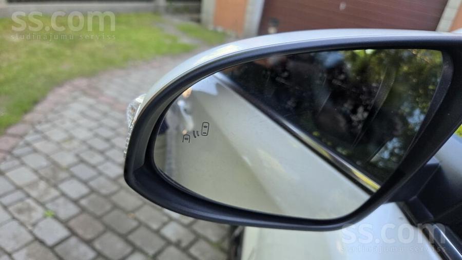 Balts Toyota C-HR 2019 Jelgava, ar dzinēja tilpumu 1.80 L un nobraukumu 125 tūkst. km par 17900 €, foto 10 vietnē AUTOMOTO.COM.LV