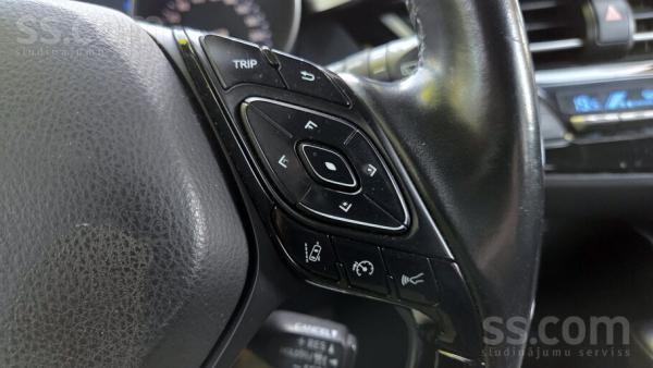 Balts Toyota C-HR 2019 Jelgava, ar dzinēja tilpumu 1.80 L un nobraukumu 125 tūkst. km par 17900 €, foto 10 vietnē AUTOMOTO.COM.LV