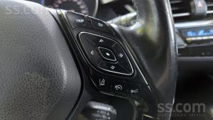 Balts Toyota C-HR 2019 Jelgava, ar dzinēja tilpumu 1.80 L un nobraukumu 125 tūkst. km par 17900 €, foto 11 vietnē AUTOMOTO.COM.LV