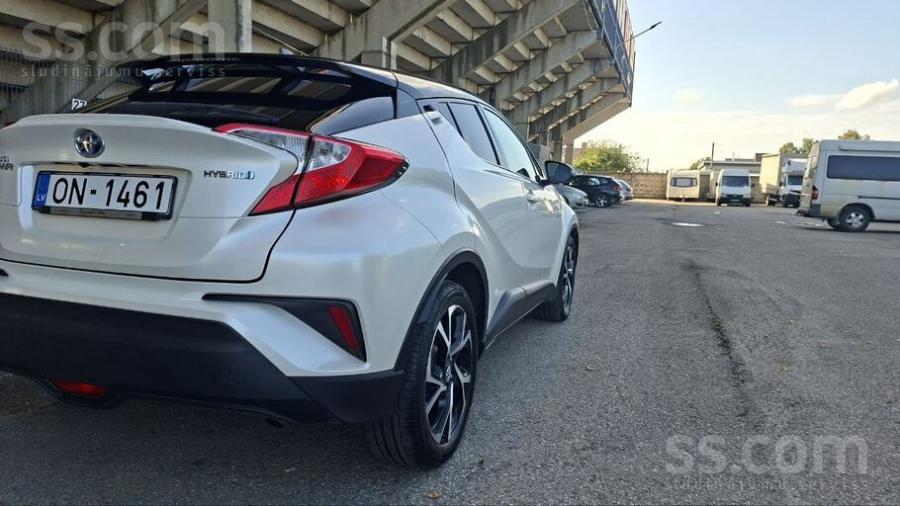Белый Тойота C-HR 2019 в Даугавпилс, объемом двигателя 1.80 л и пробегом 0 тыс. км за 11700 €, фото 4 на AUTOMOTO.COM.LV