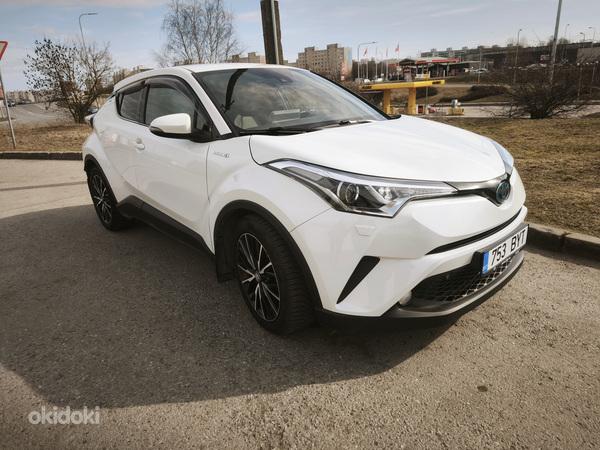 White Toyota C-HR 2019 in Tallinn, with an engine capacity of 1.80 L and mileage of 135 thousand km for 16900 €, photo 3 on AUTOMOTO.COM.LV