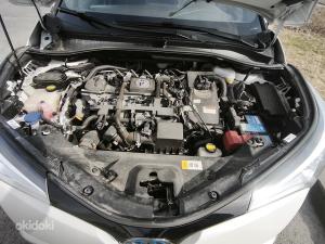 Белый Тойота C-HR 2019 в Таллин, объемом двигателя 1.80 л и пробегом 135 тыс. км за 16900 €, фото 7 на AUTOMOTO.COM.LV