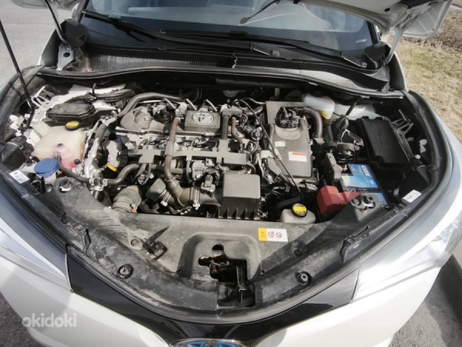 Белый Тойота C-HR 2019 в Таллин, объемом двигателя 1.80 л и пробегом 135 тыс. км за 16900 €, фото 7 на AUTOMOTO.COM.LV