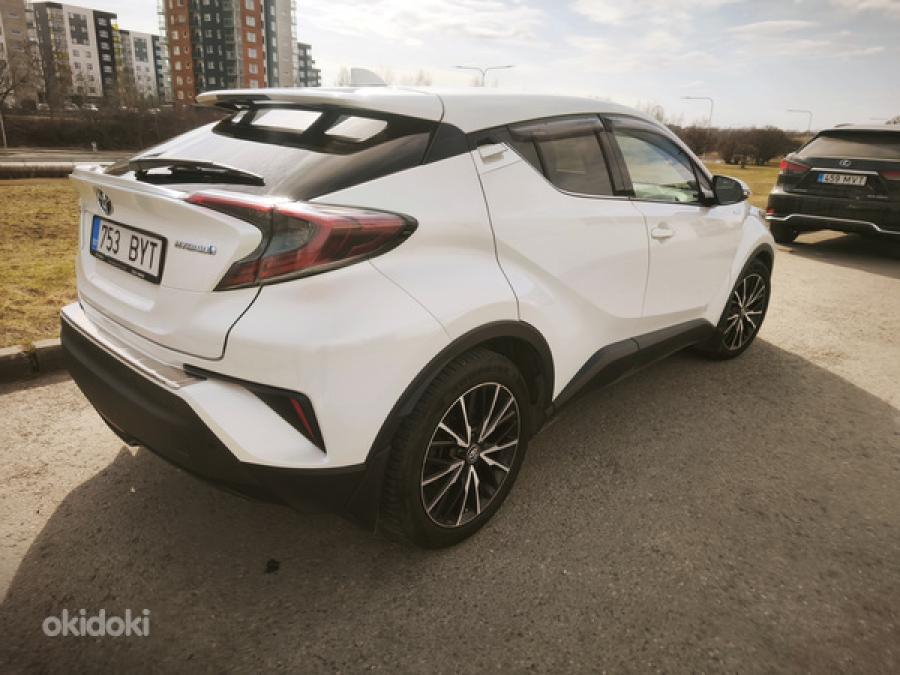 Белый Тойота C-HR 2019 в Таллин, объемом двигателя 1.80 л и пробегом 135 тыс. км за 16900 €, фото 9 на AUTOMOTO.COM.LV