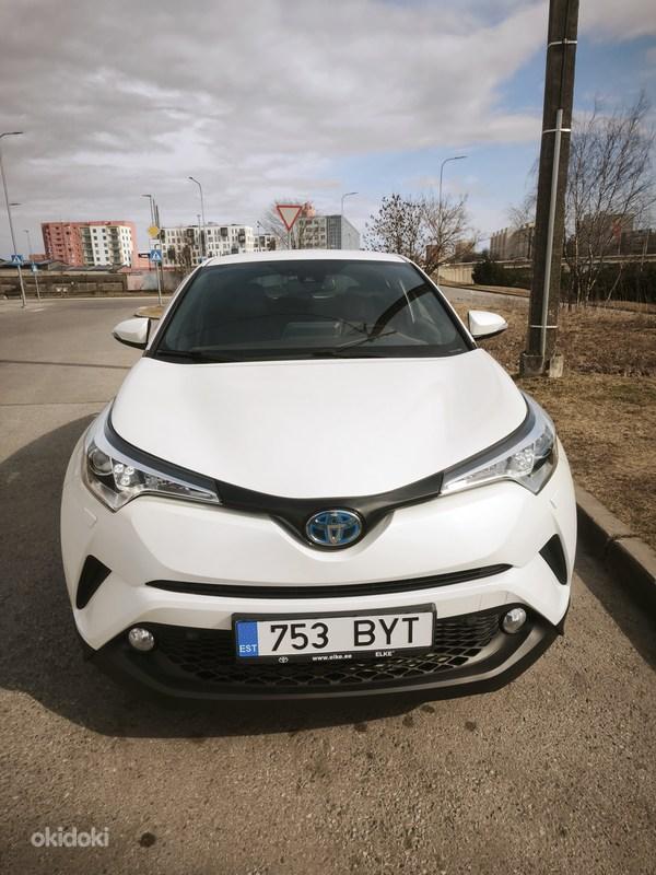 White Toyota C-HR 2019 in Tallinn, with an engine capacity of 1.80 L and mileage of 135 thousand km for 16900 €, photo 10 on AUTOMOTO.COM.LV