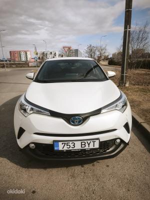 Белый Тойота C-HR 2019 в Таллин, объемом двигателя 1.80 л и пробегом 135 тыс. км за 16900 €, фото 10 на AUTOMOTO.COM.LV