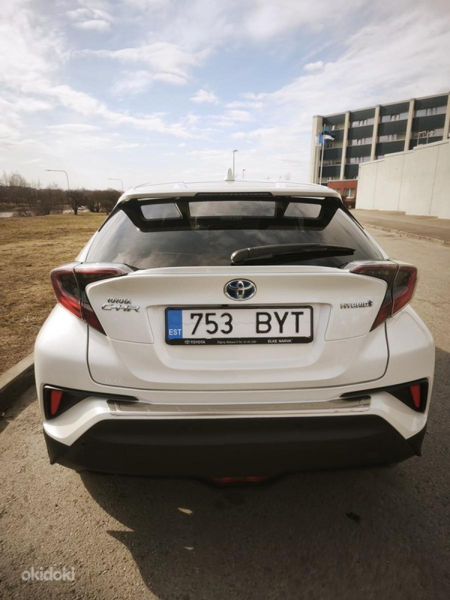 Белый Тойота C-HR 2019 в Таллин, объемом двигателя 1.80 л и пробегом 135 тыс. км за 16900 €, фото 13 на AUTOMOTO.COM.LV