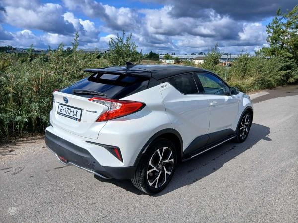 Белый Тойота C-HR 2019 в Вильнюс, объемом двигателя 1.80 л и пробегом 86 тыс. км за 16900 €, фото 5 на AUTOMOTO.COM.LV