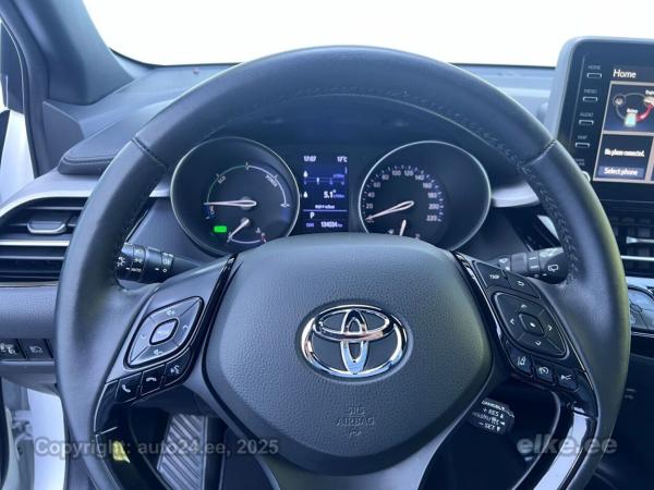 Balts Toyota C-HR 2020 Tallina, ar dzinēja tilpumu 1.80 L un nobraukumu 134 tūkst. km par 17995 €, foto 11 vietnē AUTOMOTO.COM.LV