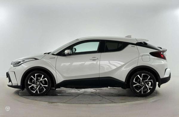 Balts Toyota C-HR 2020 Viļņa, ar dzinēja tilpumu 1.80 L un nobraukumu 76 tūkst. km par 22900 €, foto 3 vietnē AUTOMOTO.COM.LV