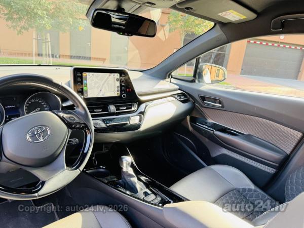 Balts Toyota C-HR 2020 Tallina, ar dzinēja tilpumu 1.80 L un nobraukumu 107 tūkst. km par 21399 €, foto 11 vietnē AUTOMOTO.COM.LV