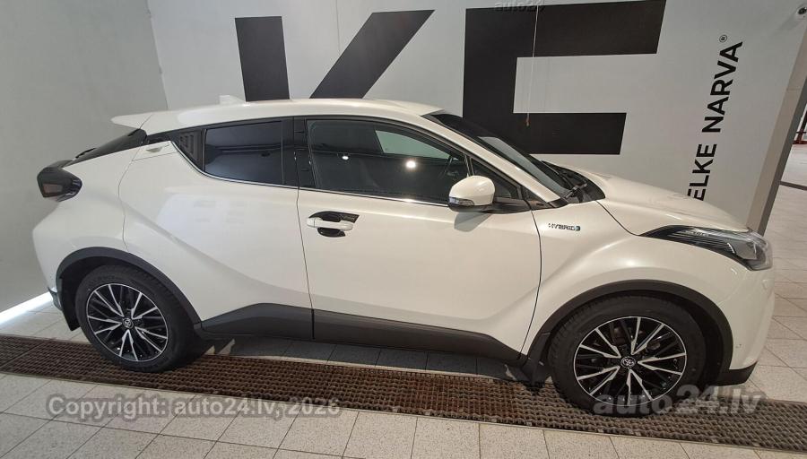 Белый Тойота C-HR 2020 в Нарва, объемом двигателя 1.80 л и пробегом 70 тыс. км за 20490 €, фото 4 на AUTOMOTO.COM.LV