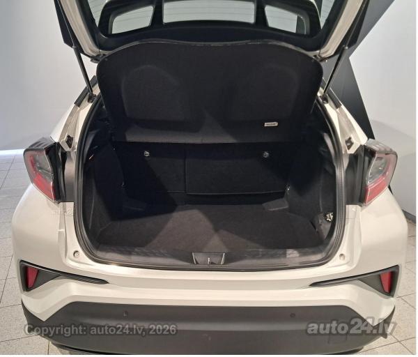 Balts Toyota C-HR 2020 Narva, ar dzinēja tilpumu 1.80 L un nobraukumu 70 tūkst. km par 20490 €, foto 7 vietnē AUTOMOTO.COM.LV