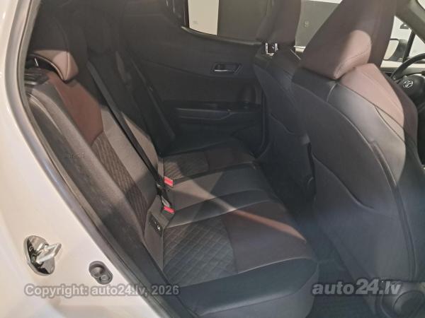 Balts Toyota C-HR 2020 Narva, ar dzinēja tilpumu 1.80 L un nobraukumu 70 tūkst. km par 20490 €, foto 8 vietnē AUTOMOTO.COM.LV