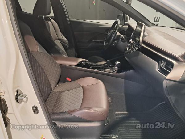 Balts Toyota C-HR 2020 Narva, ar dzinēja tilpumu 1.80 L un nobraukumu 70 tūkst. km par 20490 €, foto 9 vietnē AUTOMOTO.COM.LV