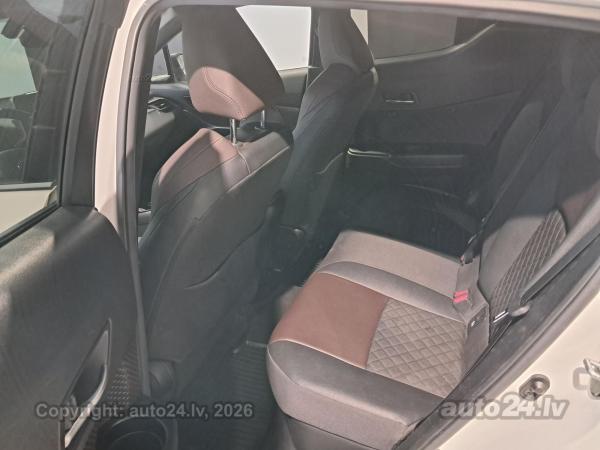 Balts Toyota C-HR 2020 Narva, ar dzinēja tilpumu 1.80 L un nobraukumu 70 tūkst. km par 20490 €, foto 10 vietnē AUTOMOTO.COM.LV