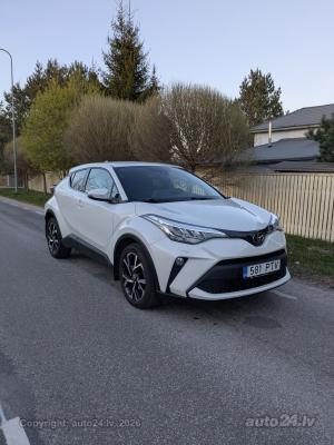 White Toyota C-HR 2020 in Tallinn, with an engine capacity of 1.20 L and mileage of 66 thousand km for 17990 €, photo  on AUTOMOTO.COM.LV