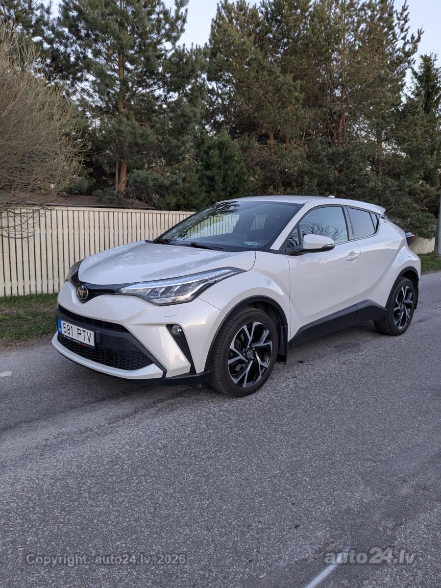 Белый Тойота C-HR 2020 в Таллин, объемом двигателя 1.20 л и пробегом 66 тыс. км за 17990 €, фото 4 на AUTOMOTO.COM.LV