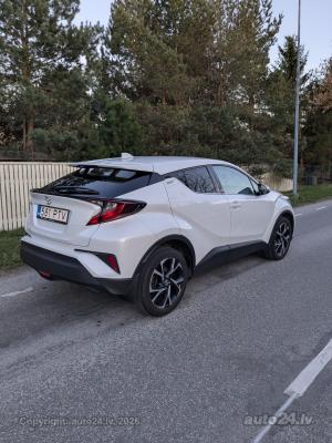 Белый Тойота C-HR 2020 в Таллин, объемом двигателя 1.20 л и пробегом 66 тыс. км за 17990 €, фото 8 на AUTOMOTO.COM.LV