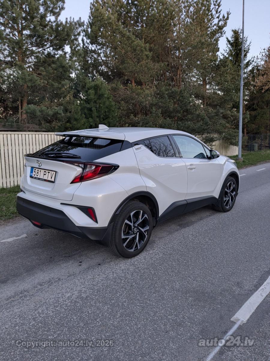 Белый Тойота C-HR 2020 в Таллин, объемом двигателя 1.20 л и пробегом 66 тыс. км за 17990 €, фото 8 на AUTOMOTO.COM.LV