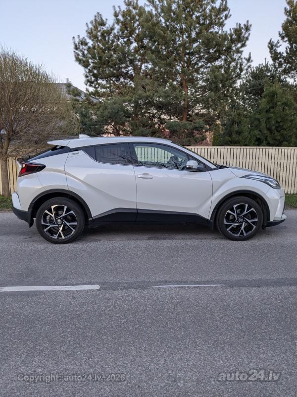 Белый Тойота C-HR 2020 в Таллин, объемом двигателя 1.20 л и пробегом 66 тыс. км за 17990 €, фото 8 на AUTOMOTO.COM.LV