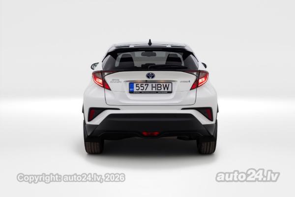 White Toyota C-HR 2020 in Tartu, with an engine capacity of 1.80 L and mileage of 81 thousand km for 19999 €, photo 4 on AUTOMOTO.COM.LV