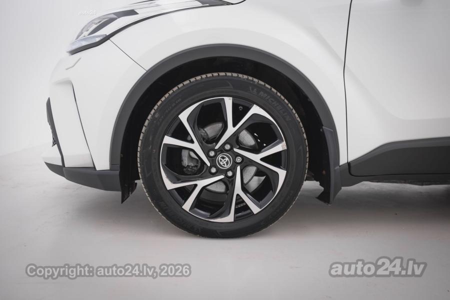Белый Тойота C-HR 2020 в Тарту, объемом двигателя 1.80 л и пробегом 81 тыс. км за 19999 €, фото 9 на AUTOMOTO.COM.LV