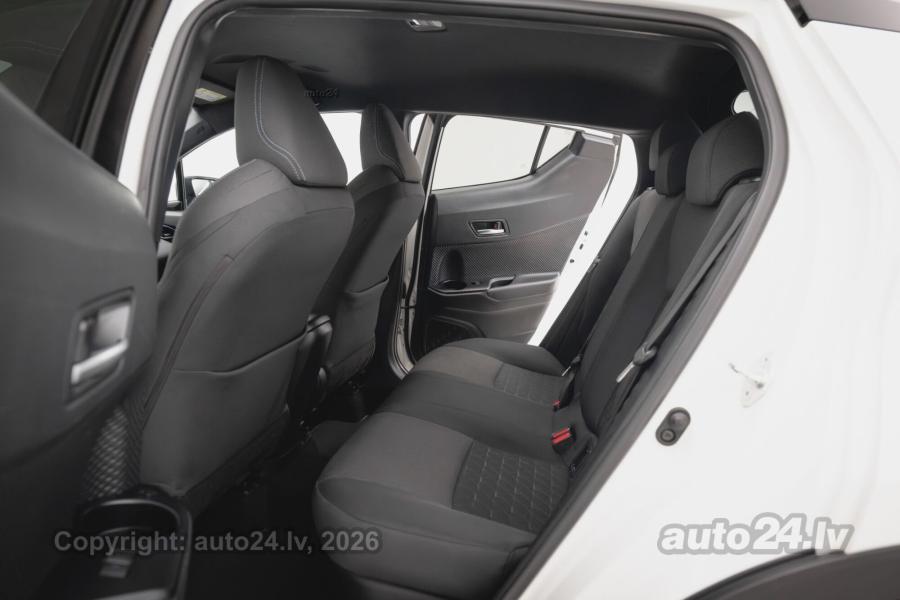 Белый Тойота C-HR 2020 в Тарту, объемом двигателя 1.80 л и пробегом 81 тыс. км за 19999 €, фото 13 на AUTOMOTO.COM.LV