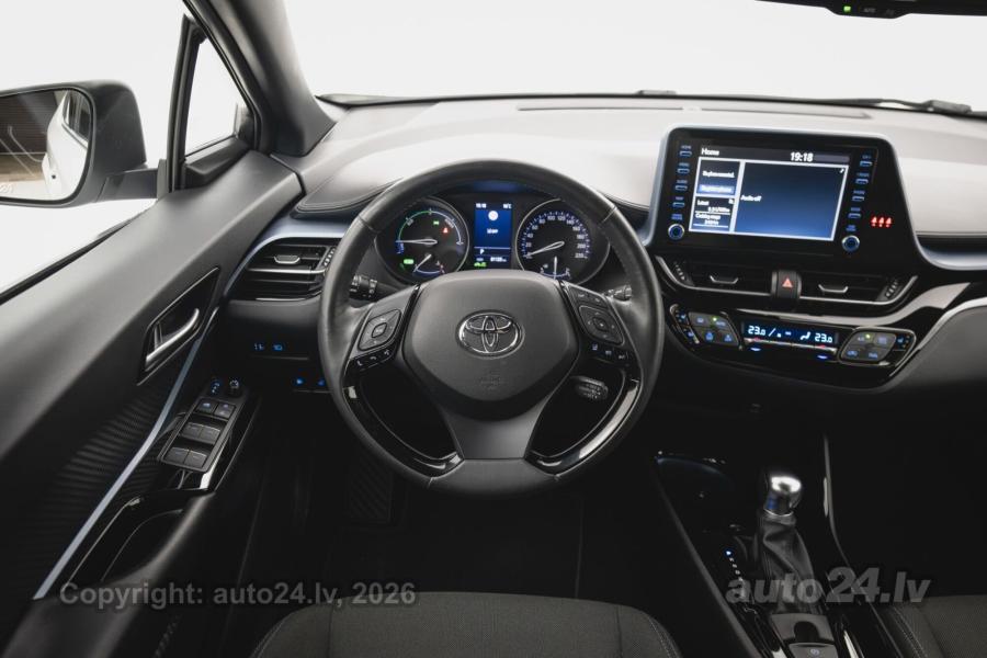 Белый Тойота C-HR 2020 в Тарту, объемом двигателя 1.80 л и пробегом 81 тыс. км за 19999 €, фото 15 на AUTOMOTO.COM.LV