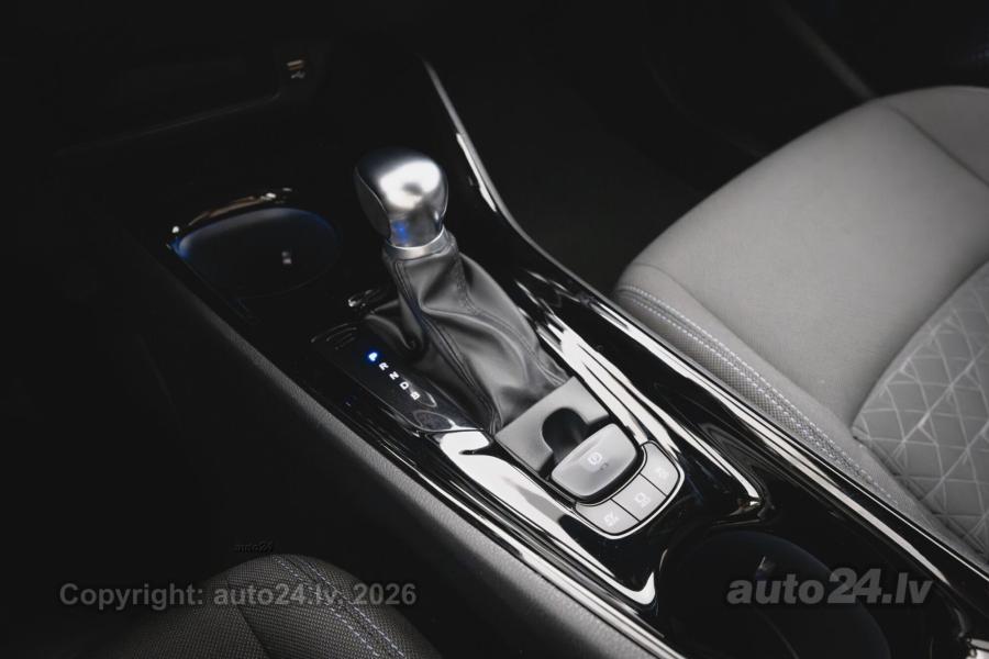Белый Тойота C-HR 2020 в Тарту, объемом двигателя 1.80 л и пробегом 81 тыс. км за 19999 €, фото 16 на AUTOMOTO.COM.LV