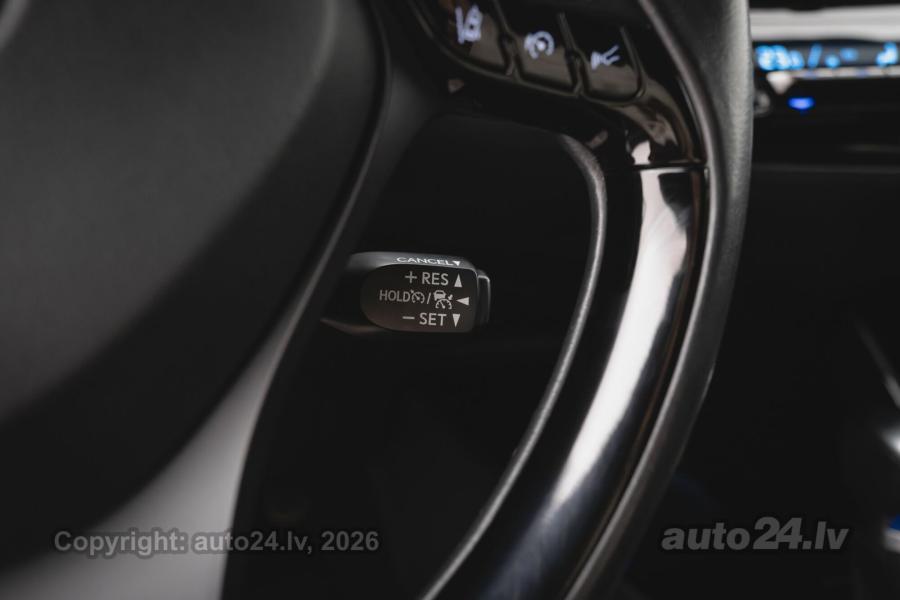 Белый Тойота C-HR 2020 в Тарту, объемом двигателя 1.80 л и пробегом 81 тыс. км за 19999 €, фото 17 на AUTOMOTO.COM.LV