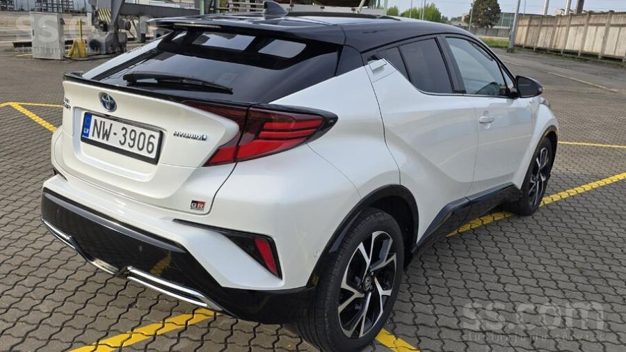 Balts Toyota C-HR 2020 Rīga, ar dzinēja tilpumu 2.00 L un nobraukumu 103 tūkst. km par 20300 €, foto 6 vietnē AUTOMOTO.COM.LV