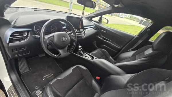 Balts Toyota C-HR 2020 Rīga, ar dzinēja tilpumu 2.00 L un nobraukumu 103 tūkst. km par 20300 €, foto 6 vietnē AUTOMOTO.COM.LV