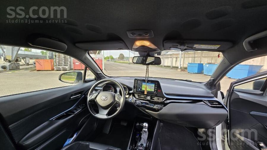 Balts Toyota C-HR 2020 Rīga, ar dzinēja tilpumu 2.00 L un nobraukumu 103 tūkst. km par 20300 €, foto 9 vietnē AUTOMOTO.COM.LV