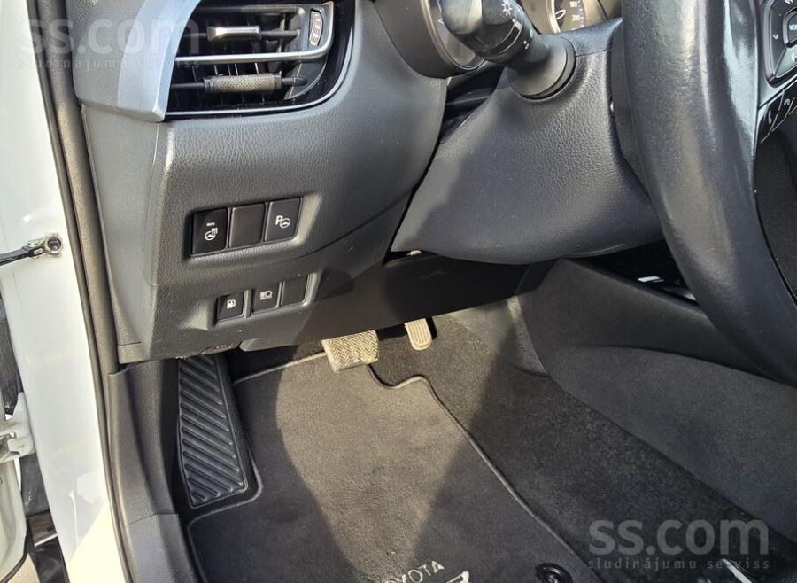 Balts Toyota C-HR 2020 Rīga, ar dzinēja tilpumu 2.00 L un nobraukumu 103 tūkst. km par 20300 €, foto 19 vietnē AUTOMOTO.COM.LV