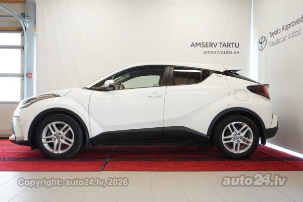White Toyota C-HR 2020 in Tartu, with an engine capacity of 1.80 L and mileage of 100 thousand km for 18490 €, photo 3 on AUTOMOTO.COM.LV