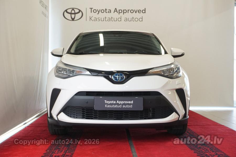 Белый Тойота C-HR 2020 в Тарту, объемом двигателя 1.80 л и пробегом 100 тыс. км за 18490 €, фото 6 на AUTOMOTO.COM.LV
