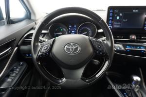 Белый Тойота C-HR 2020 в Тарту, объемом двигателя 1.80 л и пробегом 100 тыс. км за 18490 €, фото 13 на AUTOMOTO.COM.LV