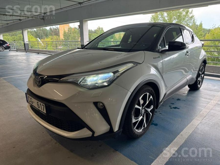 Белый Тойота C-HR 2020 в Огре, объемом двигателя 1.80 л и пробегом 98 тыс. км за 19500 €, фото 1 на AUTOMOTO.COM.LV