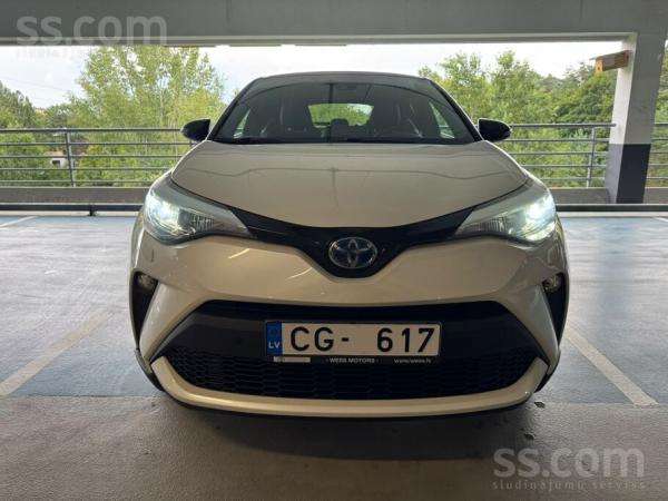 Balts Toyota C-HR 2020 Ogre, ar dzinēja tilpumu 1.80 L un nobraukumu 98 tūkst. km par 19500 €, foto 5 vietnē AUTOMOTO.COM.LV