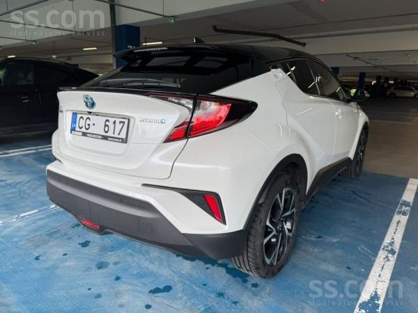 Balts Toyota C-HR 2020 Ogre, ar dzinēja tilpumu 1.80 L un nobraukumu 98 tūkst. km par 19500 €, foto 6 vietnē AUTOMOTO.COM.LV