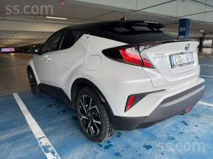 Белый Тойота C-HR 2020 в Огре, объемом двигателя 1.80 л и пробегом 98 тыс. км за 19500 €, фото 15 на AUTOMOTO.COM.LV