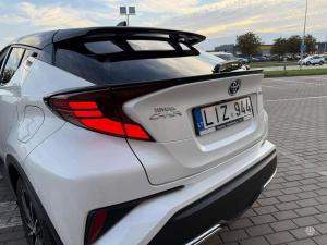 Balts Toyota C-HR 2020 Šauļi, ar dzinēja tilpumu 1.99 L un nobraukumu 74 tūkst. km par 22150 €, foto 7 vietnē AUTOMOTO.COM.LV