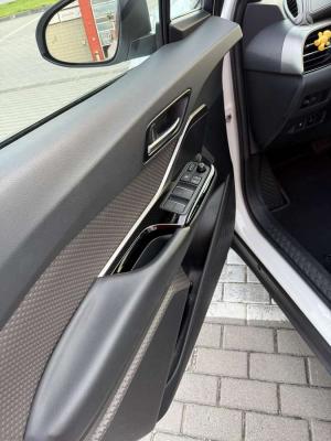 Balts Toyota C-HR 2020 Šauļi, ar dzinēja tilpumu 1.99 L un nobraukumu 74 tūkst. km par 22150 €, foto 8 vietnē AUTOMOTO.COM.LV
