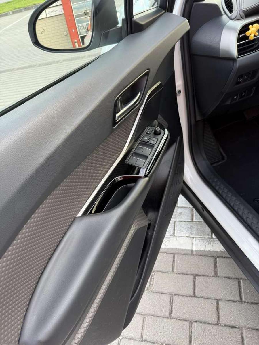 Balts Toyota C-HR 2020 Šauļi, ar dzinēja tilpumu 1.99 L un nobraukumu 74 tūkst. km par 22150 €, foto 8 vietnē AUTOMOTO.COM.LV