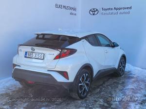 Белый Тойота C-HR 2021 в Таллин, объемом двигателя 1.80 л и пробегом 56 тыс. км за 20995 €, фото 2 на AUTOMOTO.COM.LV