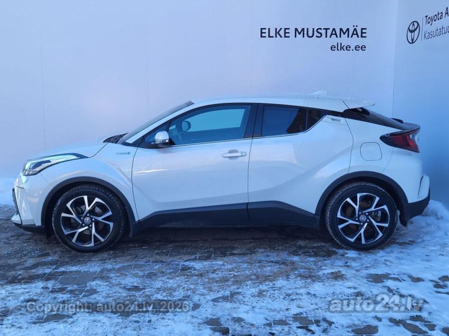 Белый Тойота C-HR 2021 в Таллин, объемом двигателя 1.80 л и пробегом 56 тыс. км за 20995 €, фото 3 на AUTOMOTO.COM.LV