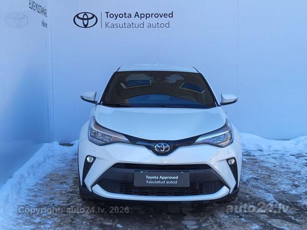 White Toyota C-HR 2021 in Tallinn, with an engine capacity of 1.80 L and mileage of 56 thousand km for 20995 €, photo 5 on AUTOMOTO.COM.LV