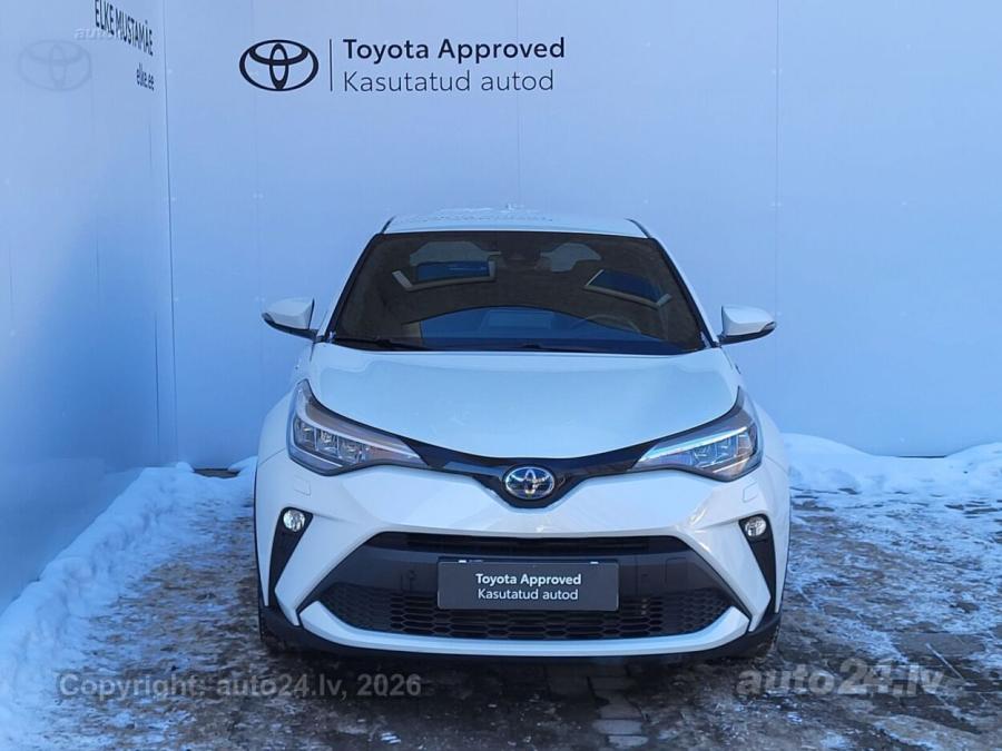 Белый Тойота C-HR 2021 в Таллин, объемом двигателя 1.80 л и пробегом 56 тыс. км за 20995 €, фото 5 на AUTOMOTO.COM.LV