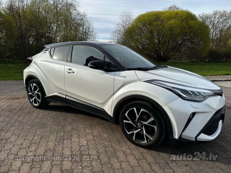 Белый Тойота C-HR 2021 в Таллин, объемом двигателя 1.80 л и пробегом 36 тыс. км за 22900 €, фото 1 на AUTOMOTO.COM.LV